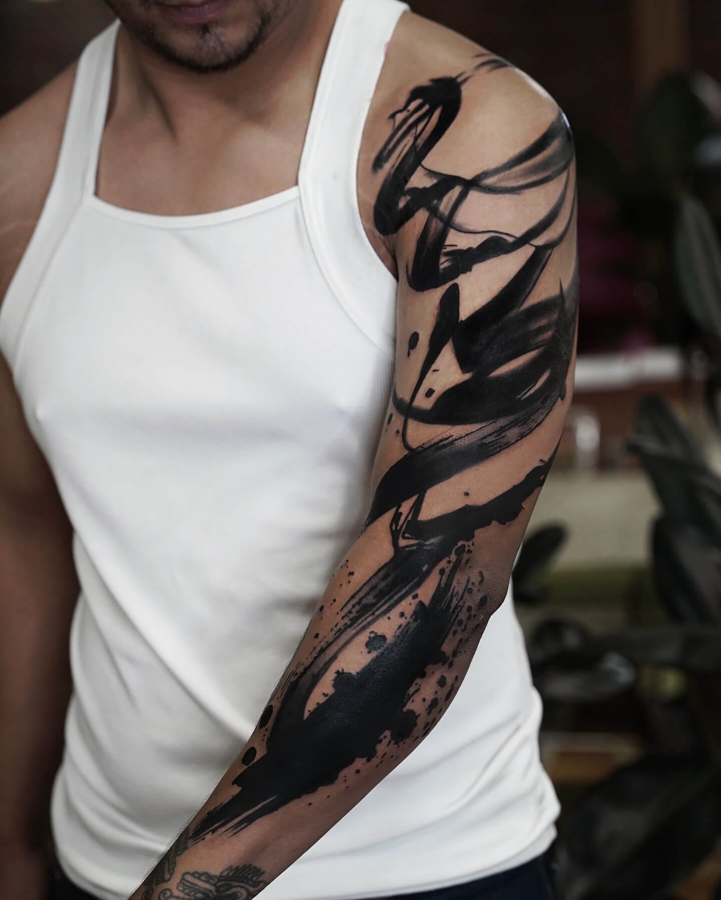 14 Stunning Blackwork Tattoos That Break All the Rules | Buzzerhub